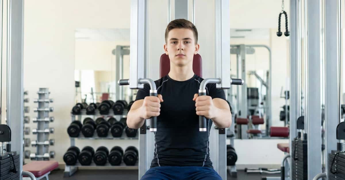 The Definitive Guide To The Pec Deck: Instructions, 5 Benefits ...